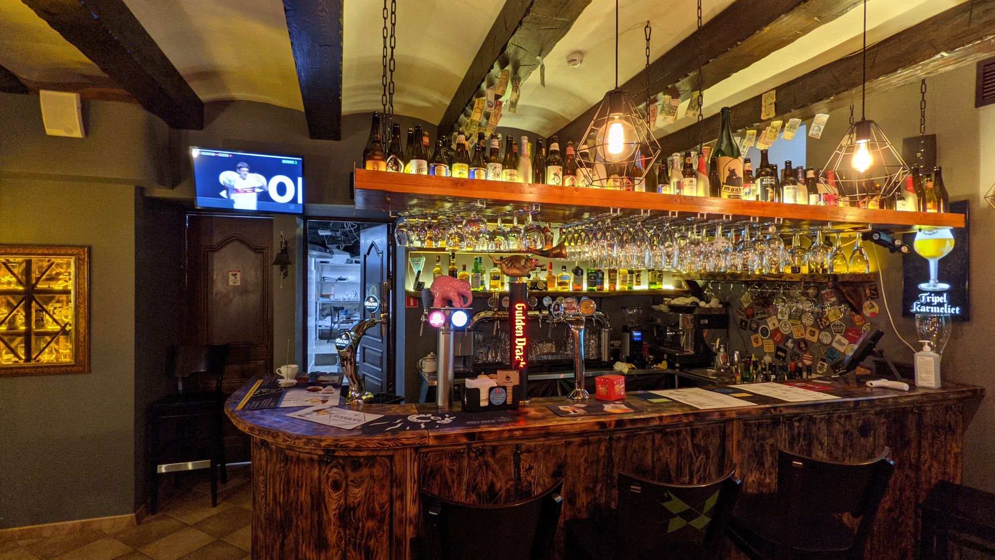 Monk's Pub